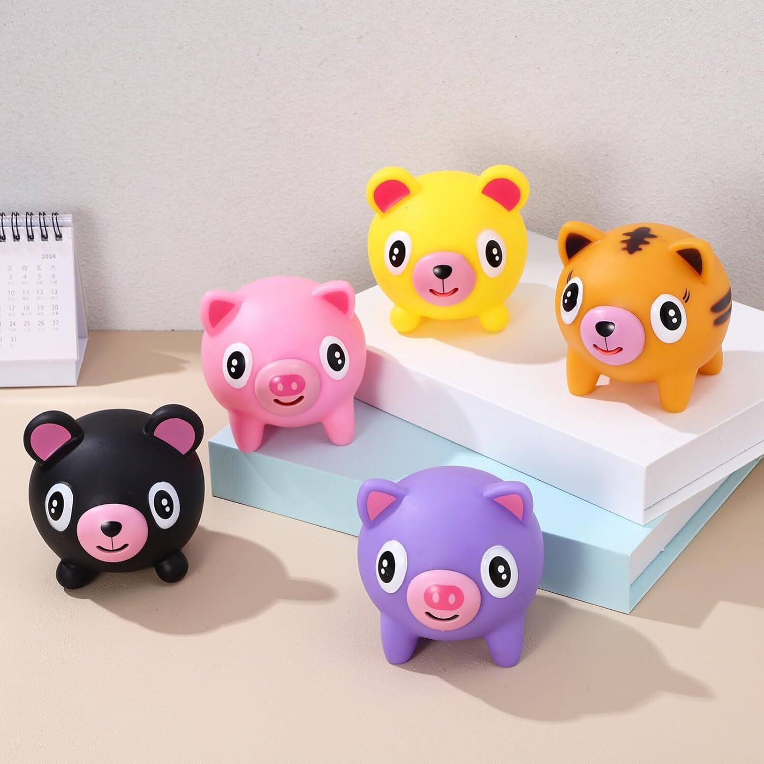 5pcs Screaming Toy Pigs Squeeze Tongue Toy Animal Ball Tongue Out Toy ...