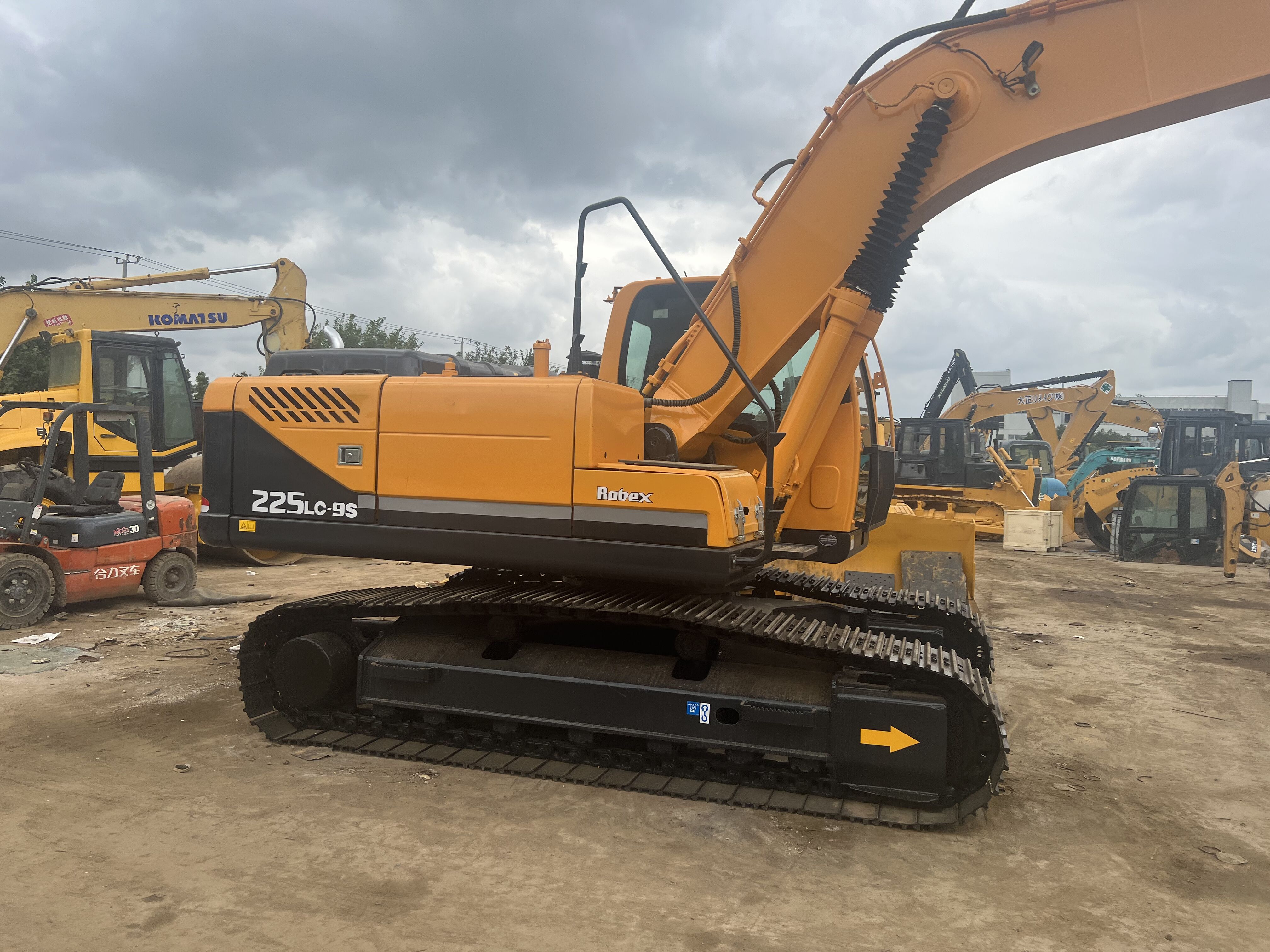 Buy China Wholesale Used H/yundai 225lc-9s Excavator – Efficient And ...