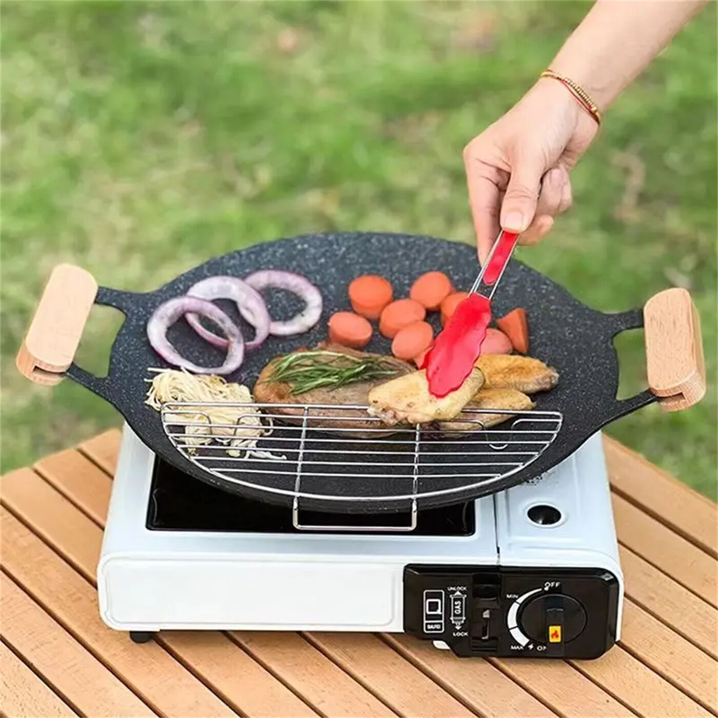 Round Iron Plate Carabiner Universal Non-stick Grill Pan For Outdoor ...