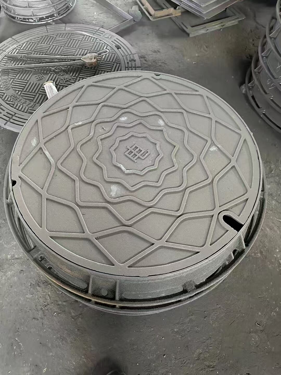 Oem Ductile Iron Round Manhole Cover, 53 - Buy China Wholesale Manhole ...