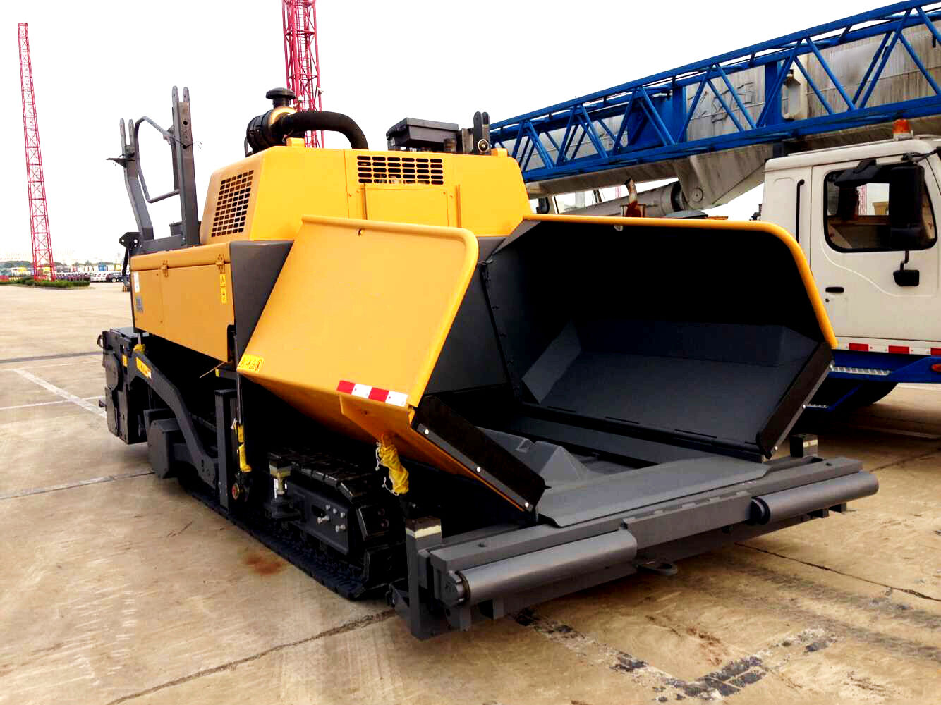 Good Working Condition Concrete Paving Equipment 6m Road Paver Rp602 ...