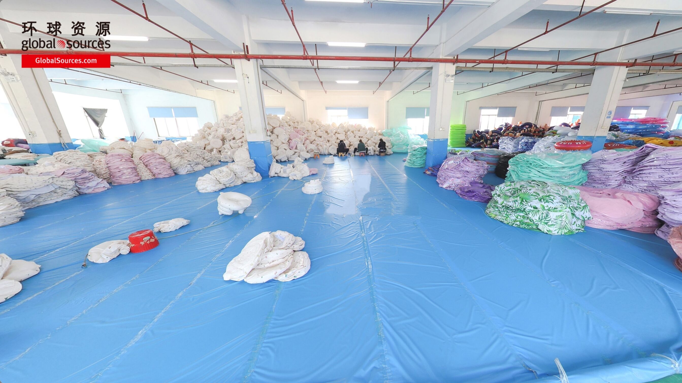 Armored Vehicle Inflatable Tank Float With Multi-function Water Cannons ...