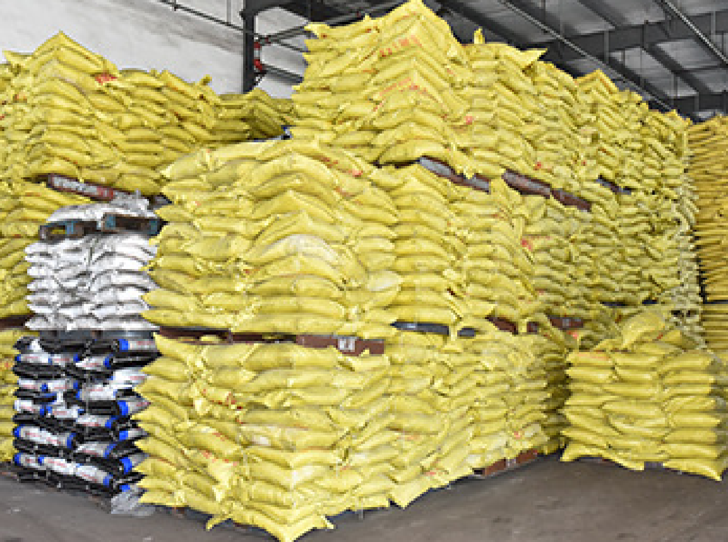 Buy China Wholesale Urea Nitrogen Fertilizer Granules 25kg/50kg/jumbo ...