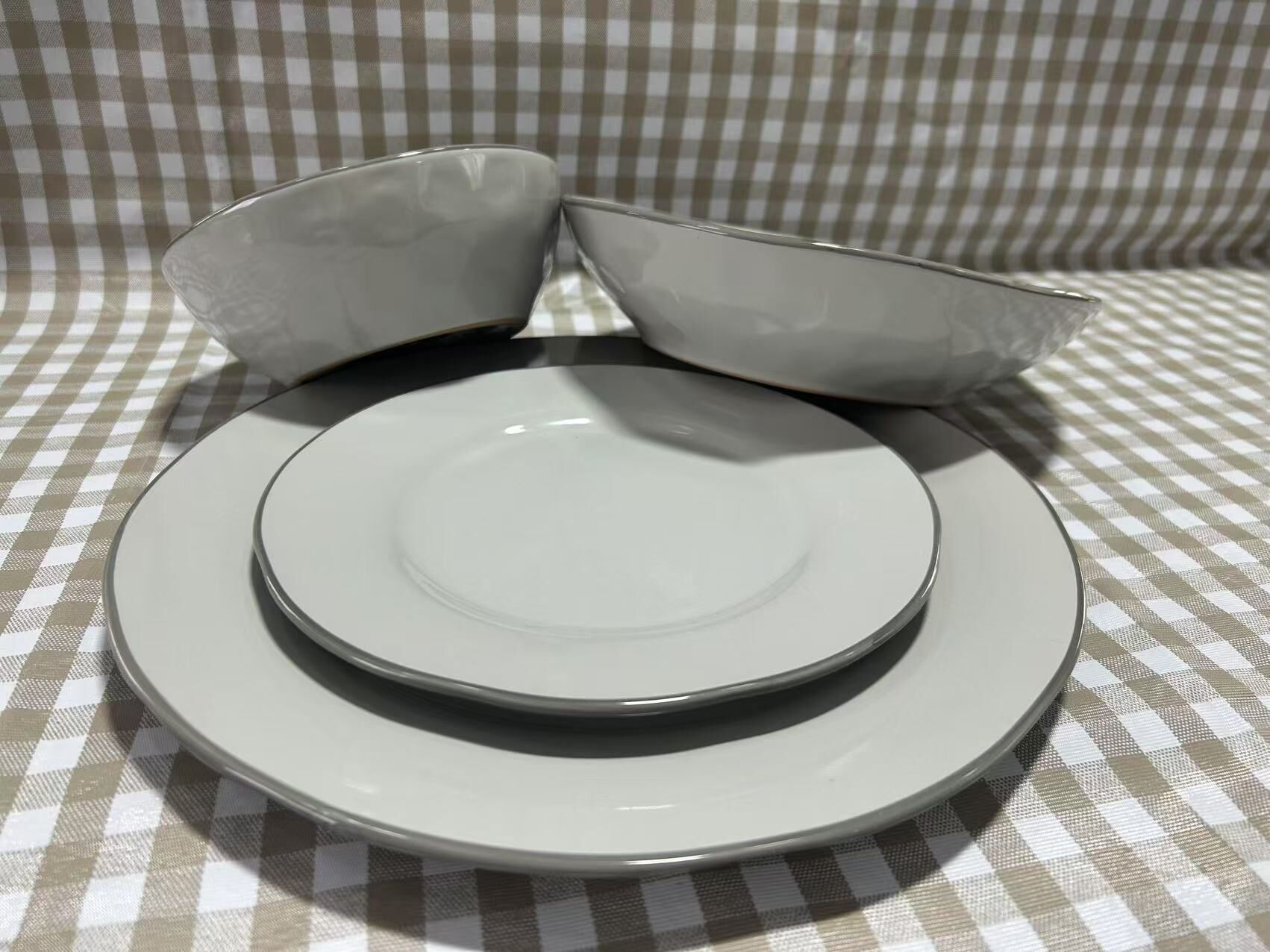 Factory Price High Quality White Glaze Rim Pit Relief Reactive Glaze ...