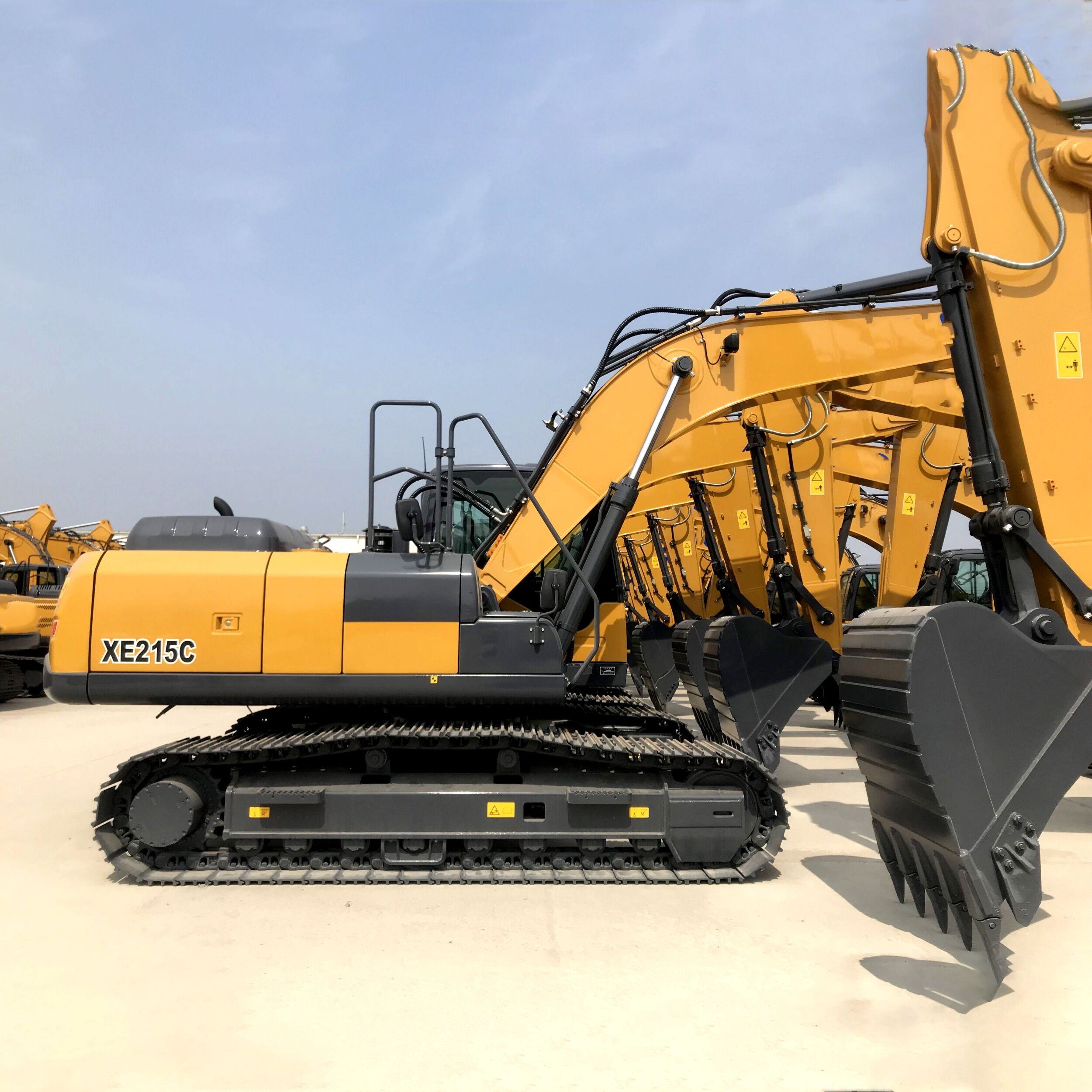 High Quality Crawler Excavator Xe215c 21.5ton Operating Weight 128.5kw ...