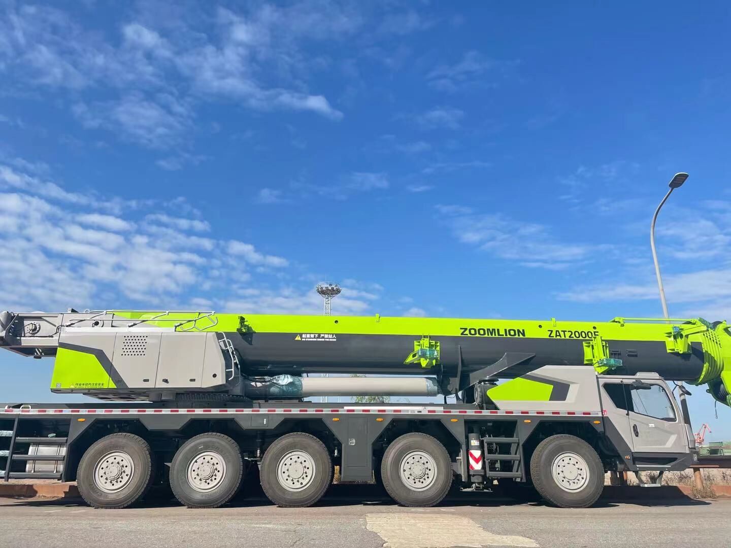 Official Factory Lifting Capacity 200ton Max. Lifting Height 116.5m Jib ...