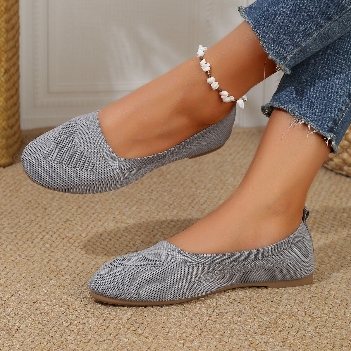 Buy China Wholesale Women's Flat Casual Shoes Fashionable Plus Size ...