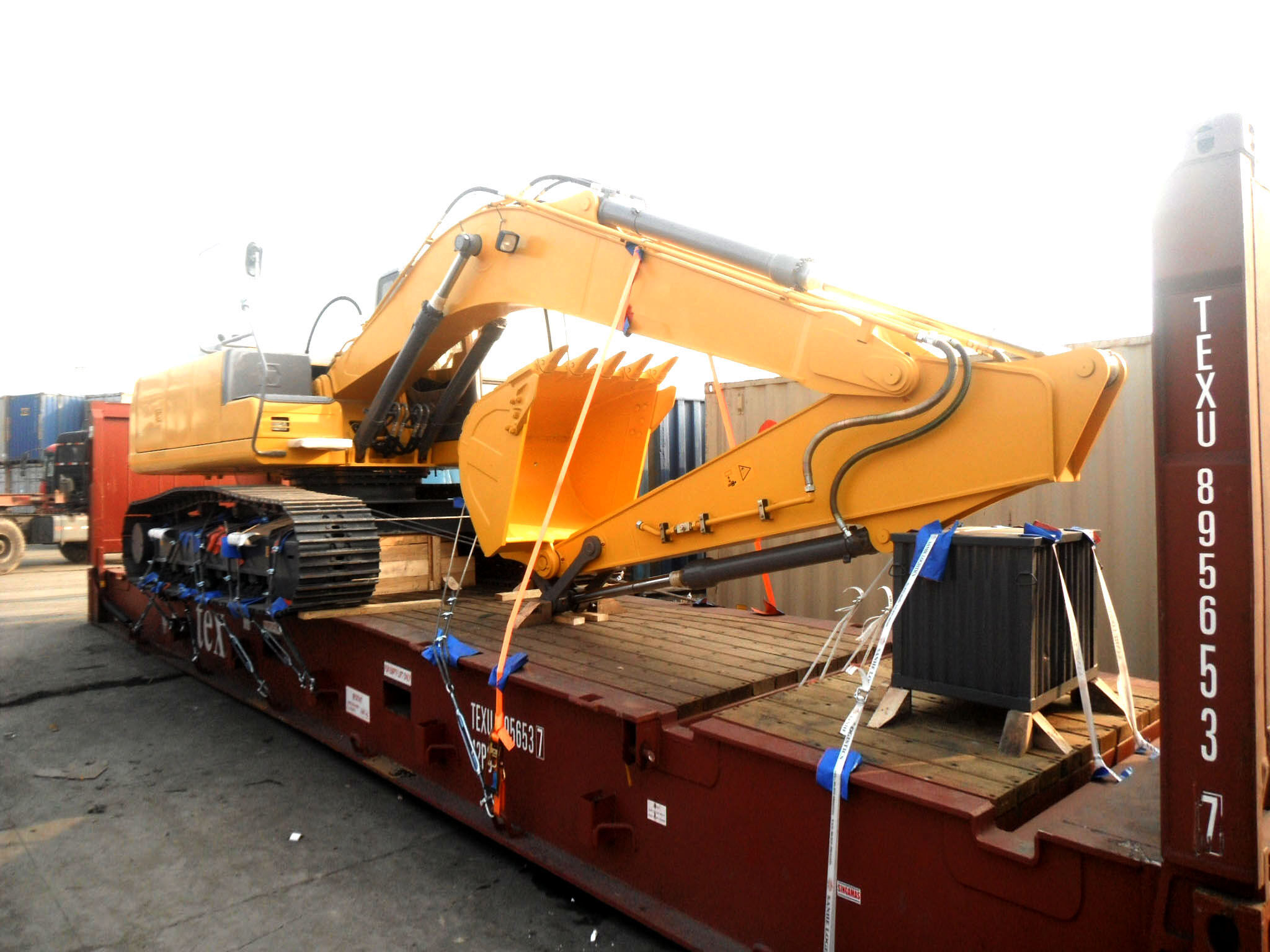 Factory Price Selling 128kw 21ton Crawler Excavator Xe215c With 1cbm ...