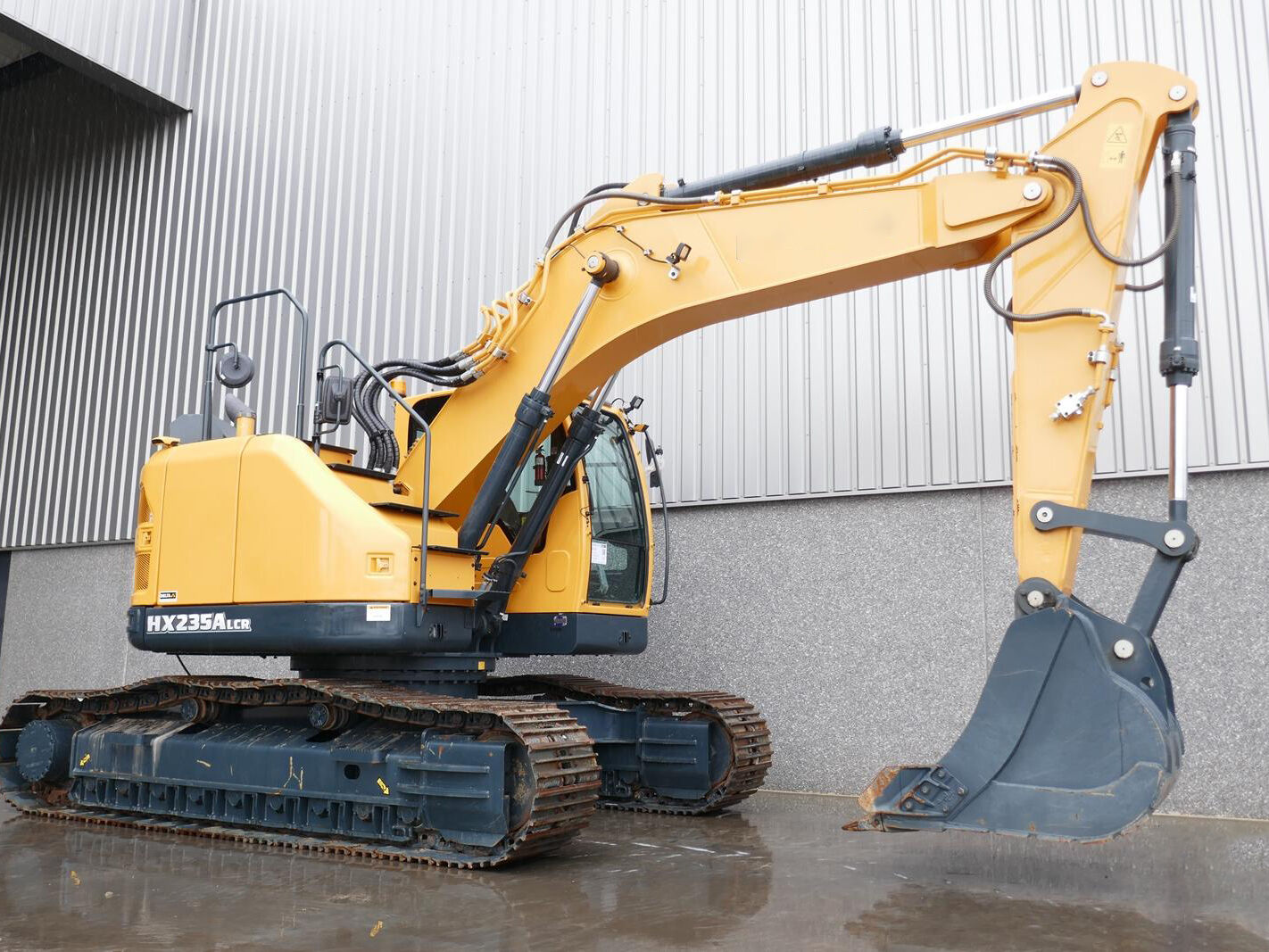 New Crawler Excavator Top Brand Hx220hd 22ton Excavators For Hot Sale ...