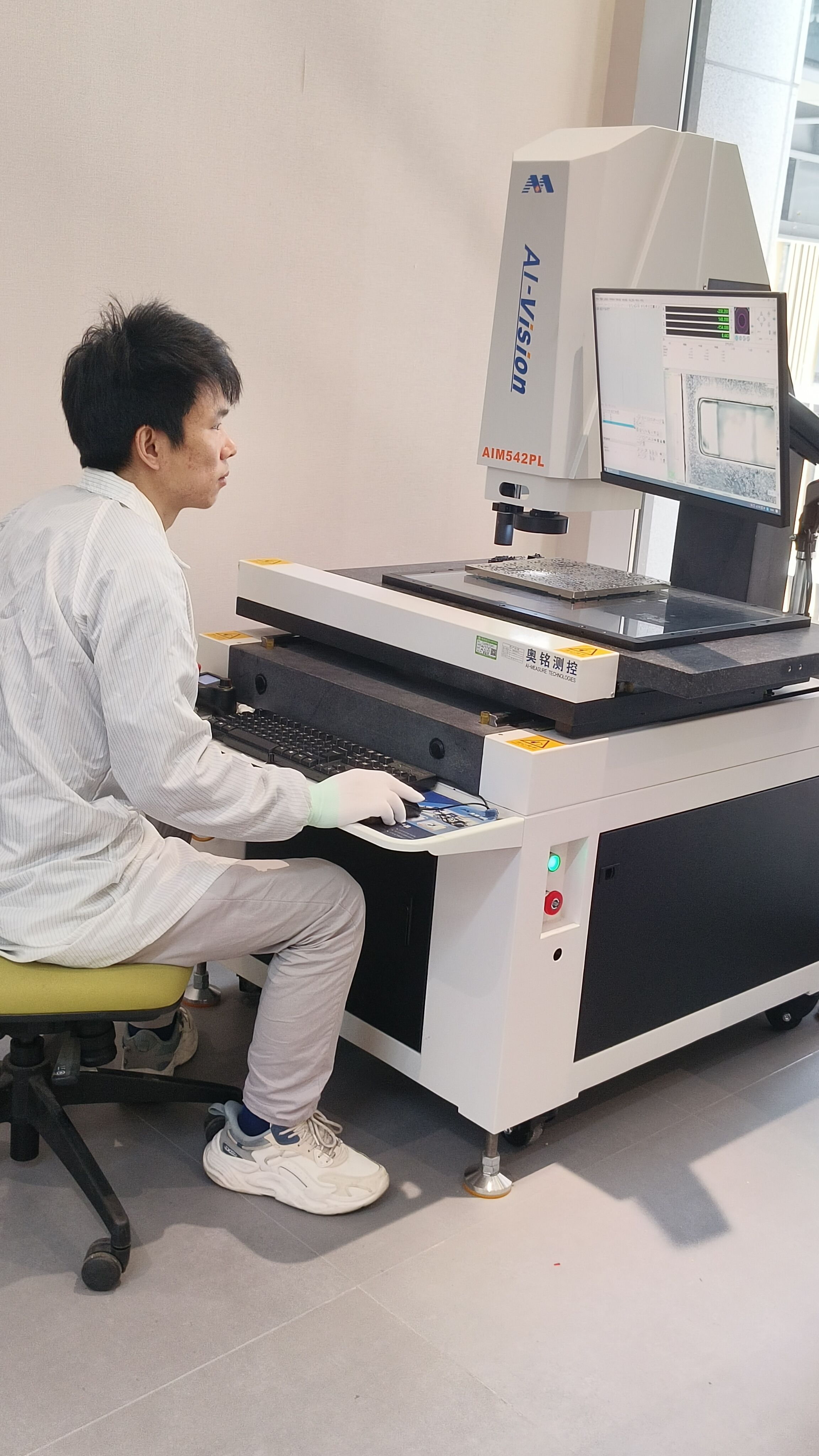 Advanced High-gain Lightweight Aluminum-coated Waveguide Millimeter ...