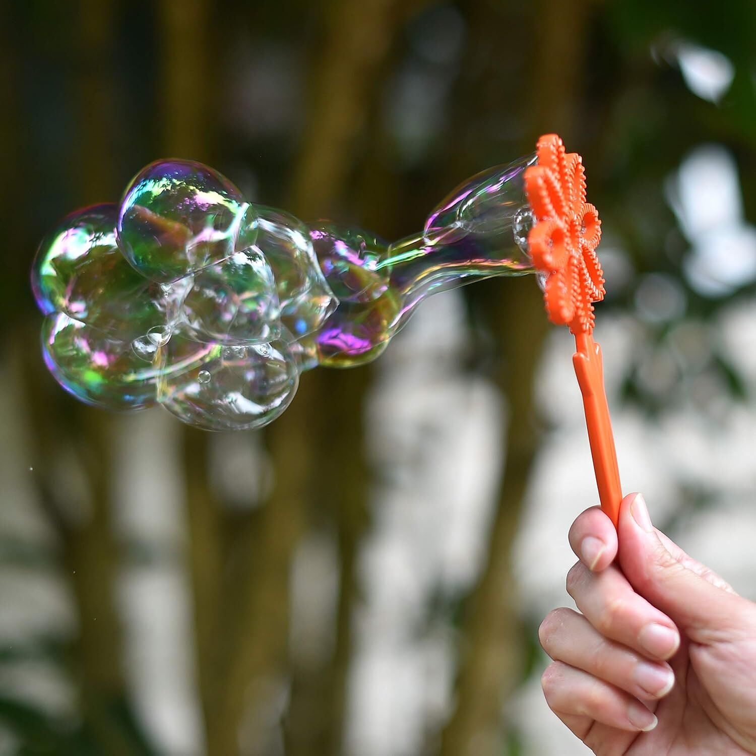 The 4 Inch Pot Includes 4 Oz Bubble Solution, 4 Wands And Spray Cans ...