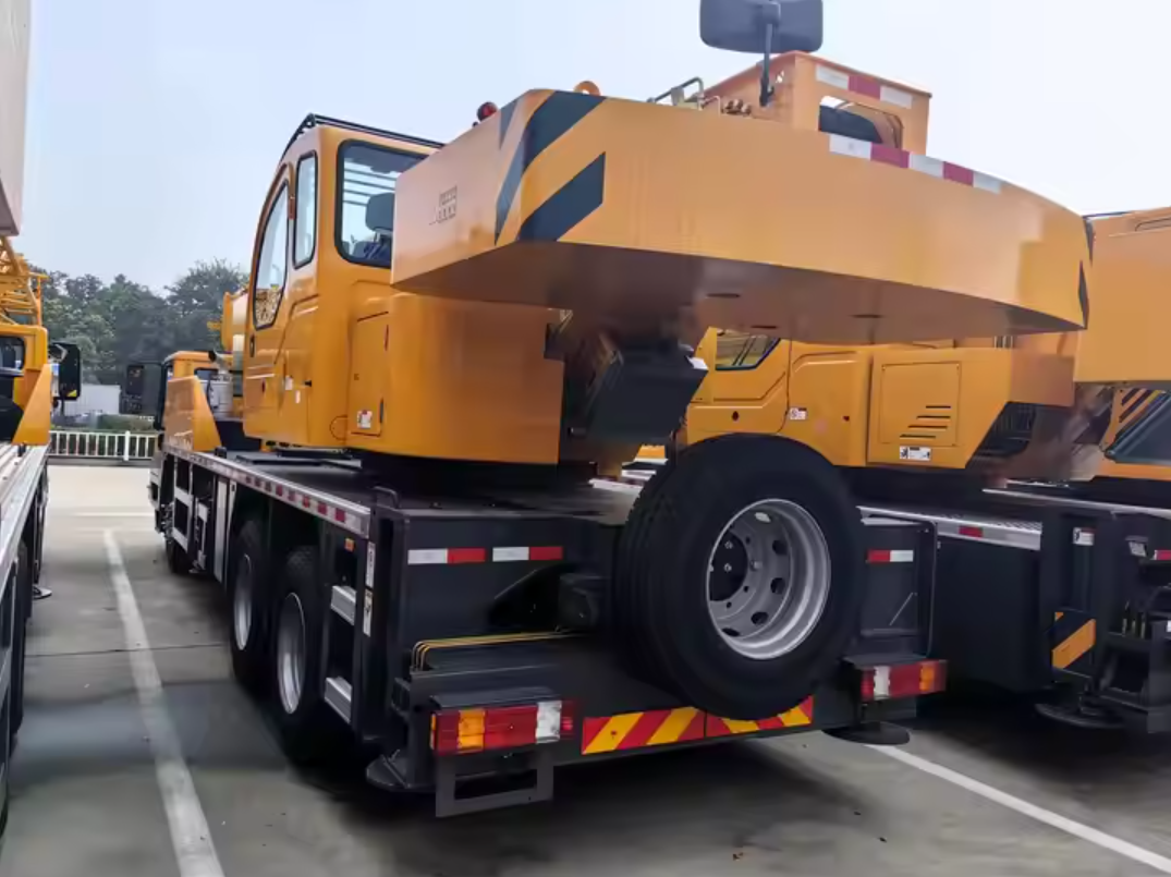 All Terrain Crane Hydraulic Mobile Truck Lifting Equipment 100 Ton ...