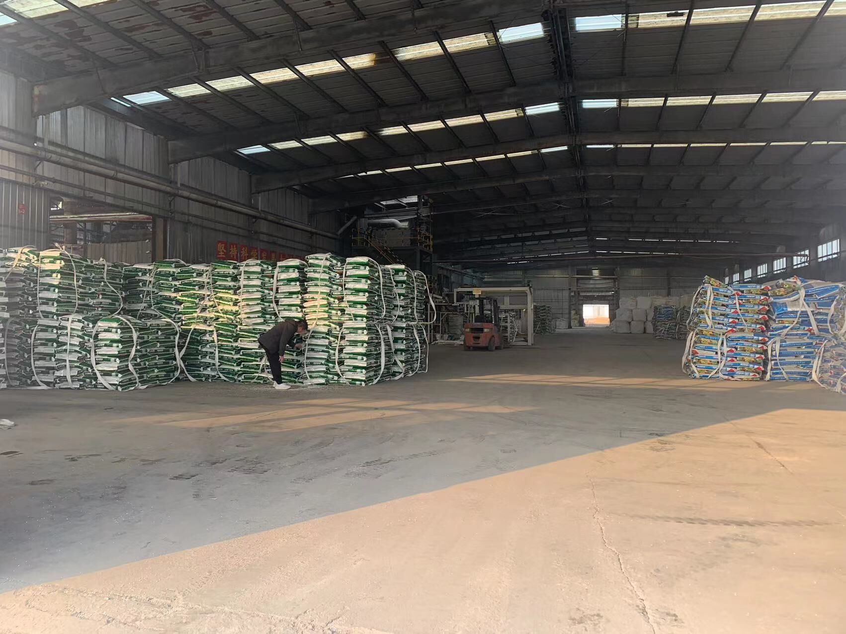 Factory Direct High Quality China Wholesale Map 12-61-0 Water Soluble ...