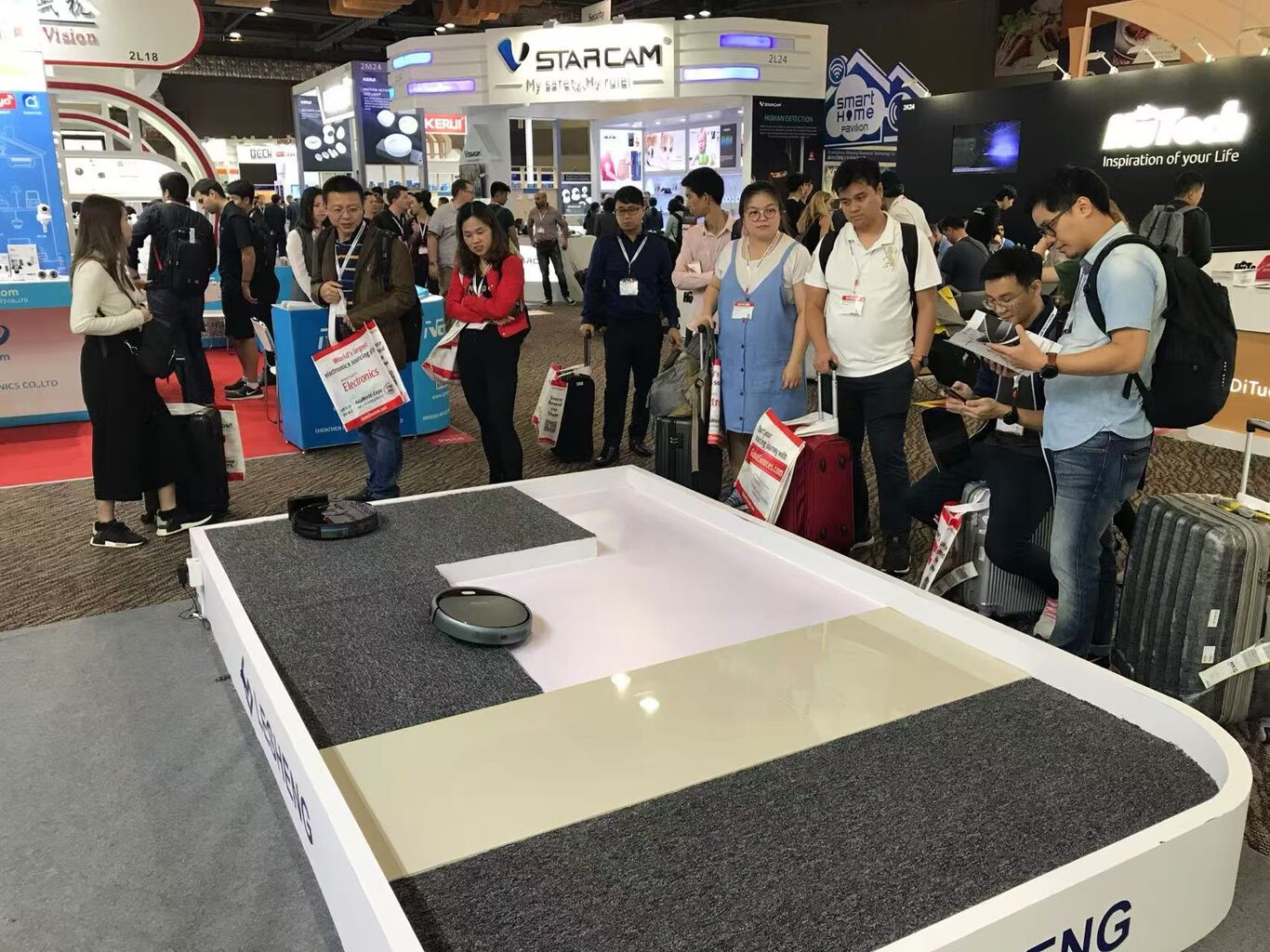 Buy China Wholesale Oem&odm Gyro Robot Vacuum With App Control Auto ...