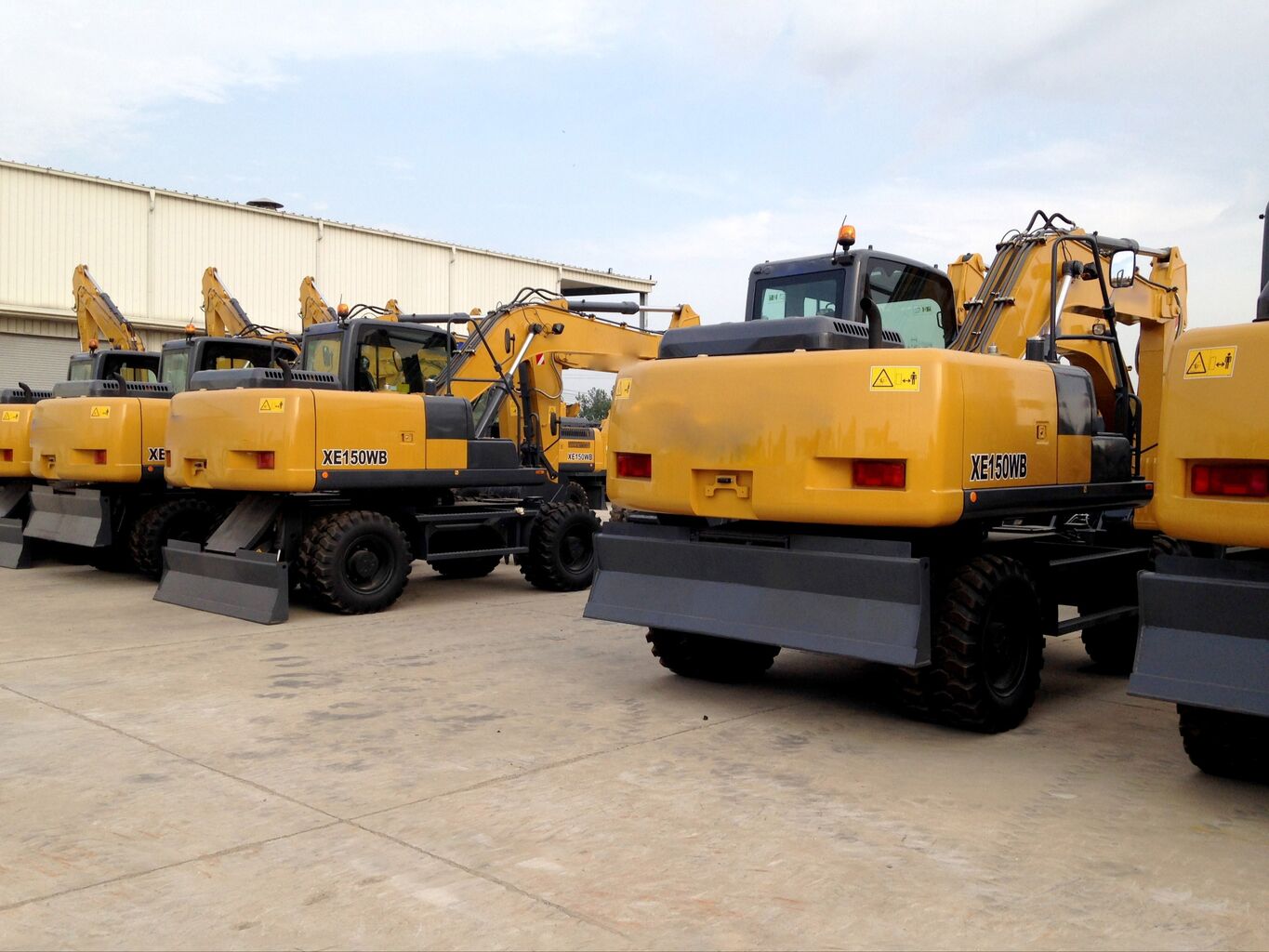 15 Ton Wheel Trench Excavator Xe150wb With 0.58cbm Bucket - Buy China ...