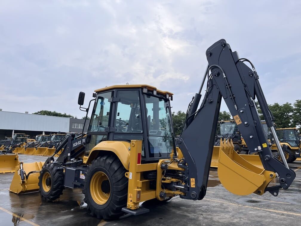 2 Tons 86kw Diesel Backhoe Loader Clg766a With 1cbm Load Capacity And 0 ...