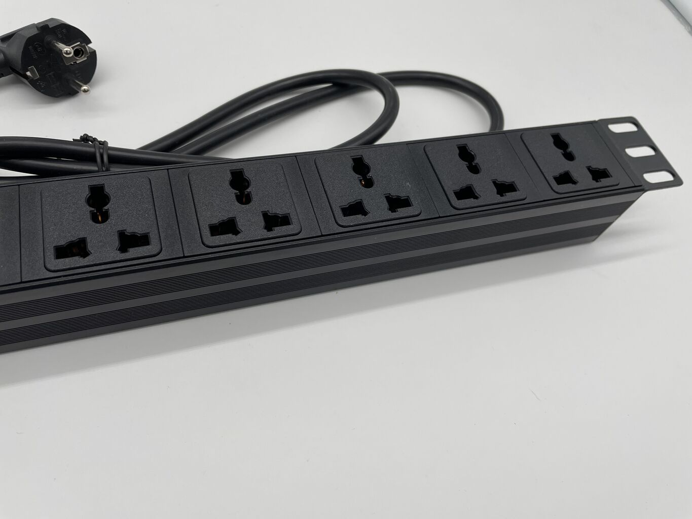 6 Ways Universal Type Pdu With 2p Circuit Breaker ,power Strip $7 ...