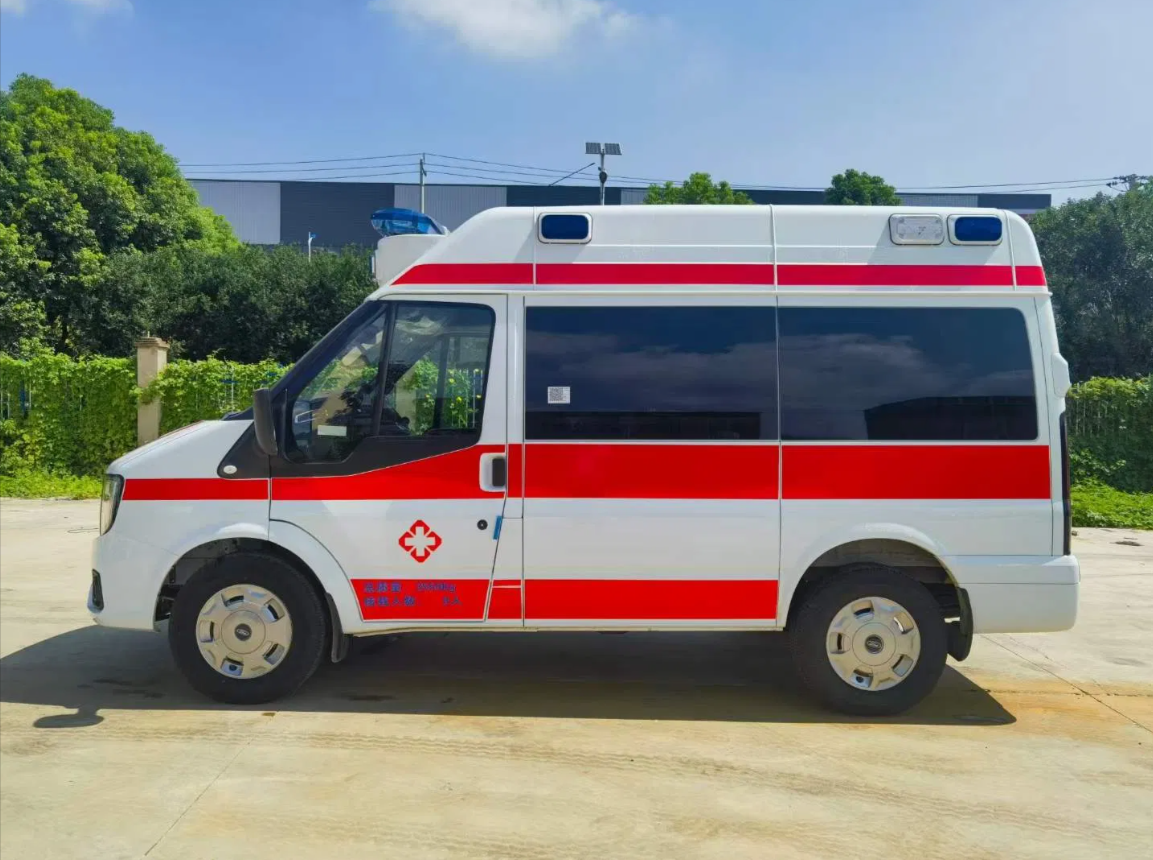 Customize Jmc Modern 4x2 Ambulance With Oxygen Supply, Defibrillator ...