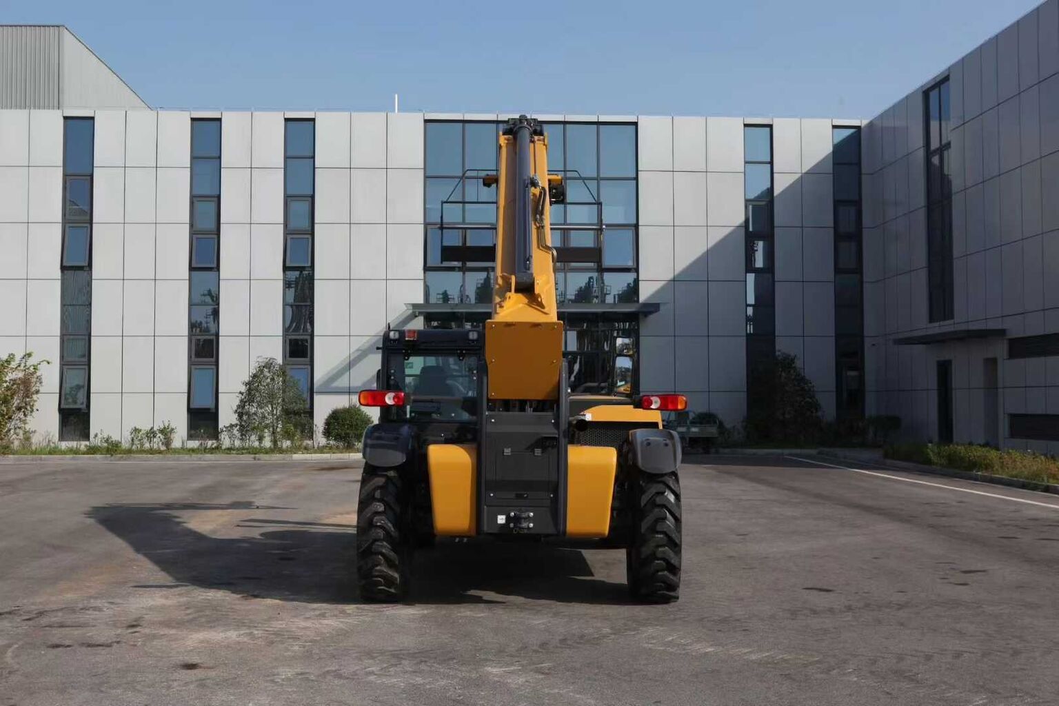 China 5t Telehandler With Standard Fork And Side Shift Xt5017k - Buy ...