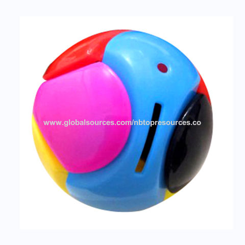 China Educational Toy Assembling 3D Plastic Puzzle Ball Coin Bank on ...