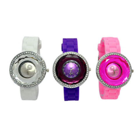 China Round-shaped Plastic Watch with Fancy Design and 0 to 3ATM Water ...