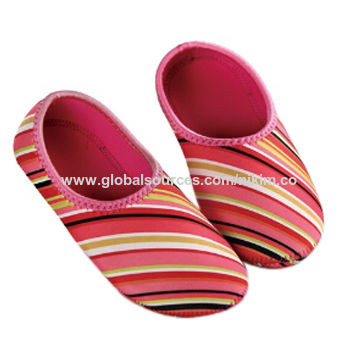 China Neoprene Slippers on Global Sources